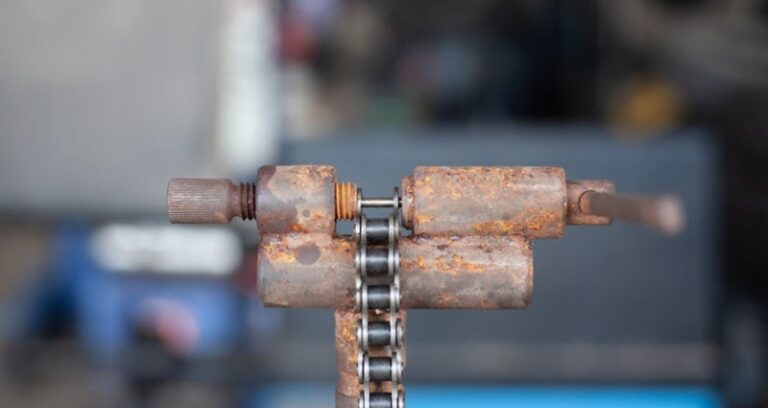 5 Proven Steps to Clean Your Rusty Bike Chain - BikerTricks