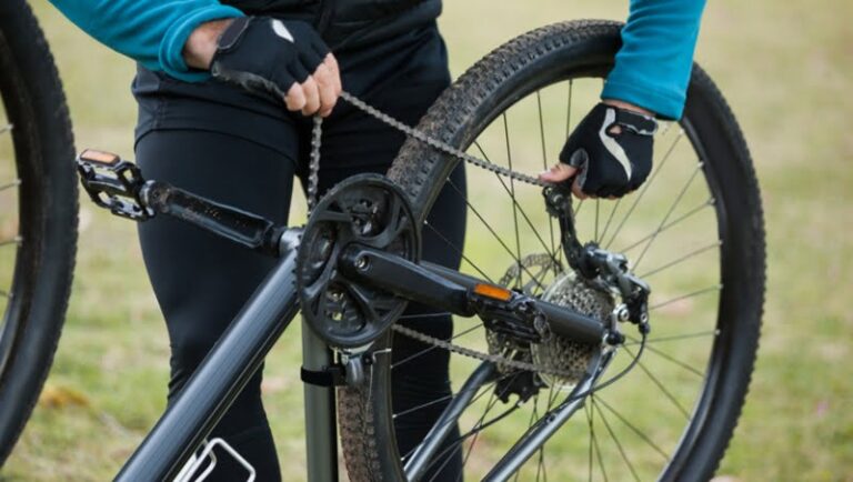 5 Proven Steps to Clean Your Rusty Bike Chain - BikerTricks